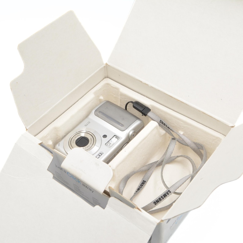 2000s Digital Camera Samsung D75 Samsung Digicam Y2K Compact Digital ...