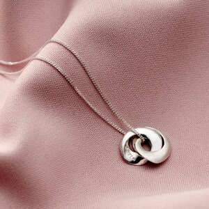 Personalised Silver Interlinking Hoops Necklace - Etsy