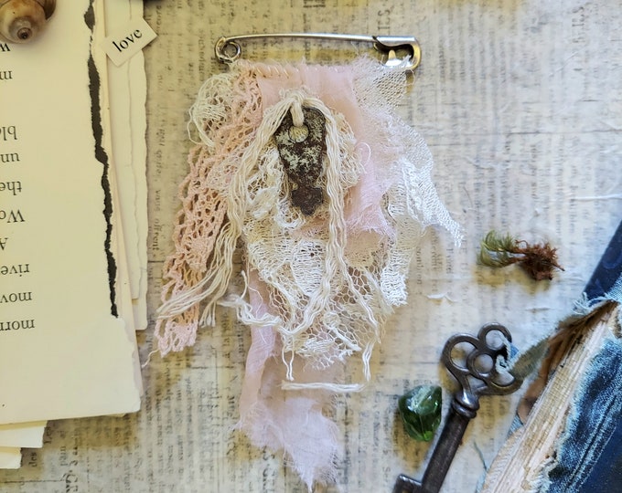 Romantic Vintage Lace Pink and White Textile Brooch, Textile Art ...