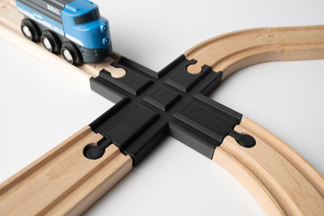 Brio Crossing 4-way Track for Wooden Railways, Compatible With BRIO ...