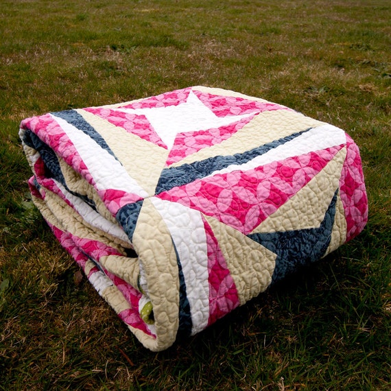 Items similar to ON SALE -- Raspberry Swirl Quilt on Etsy