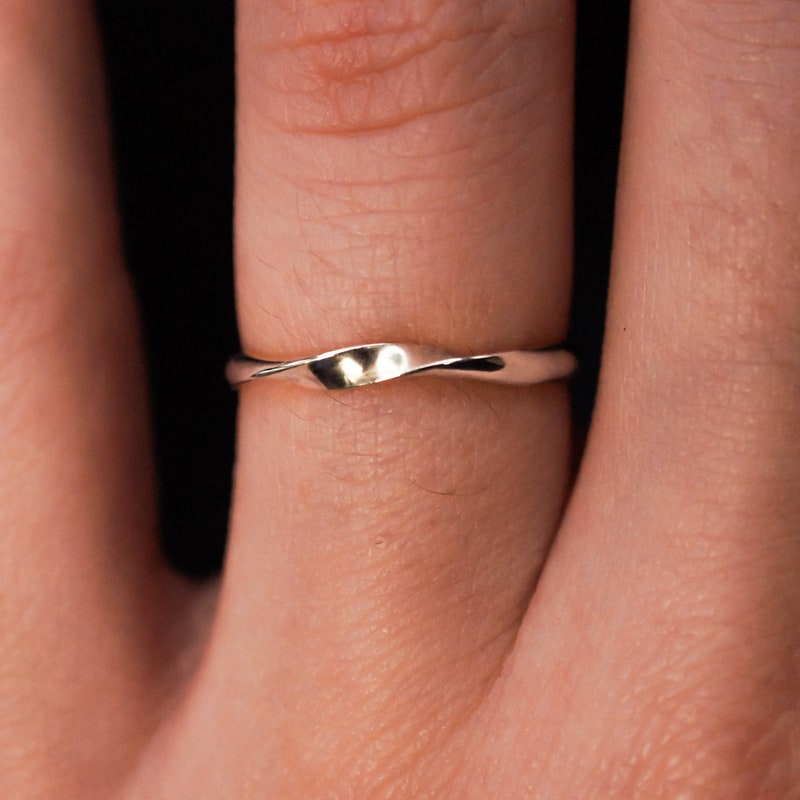 Mobius Strip Wedding Ring - Etsy