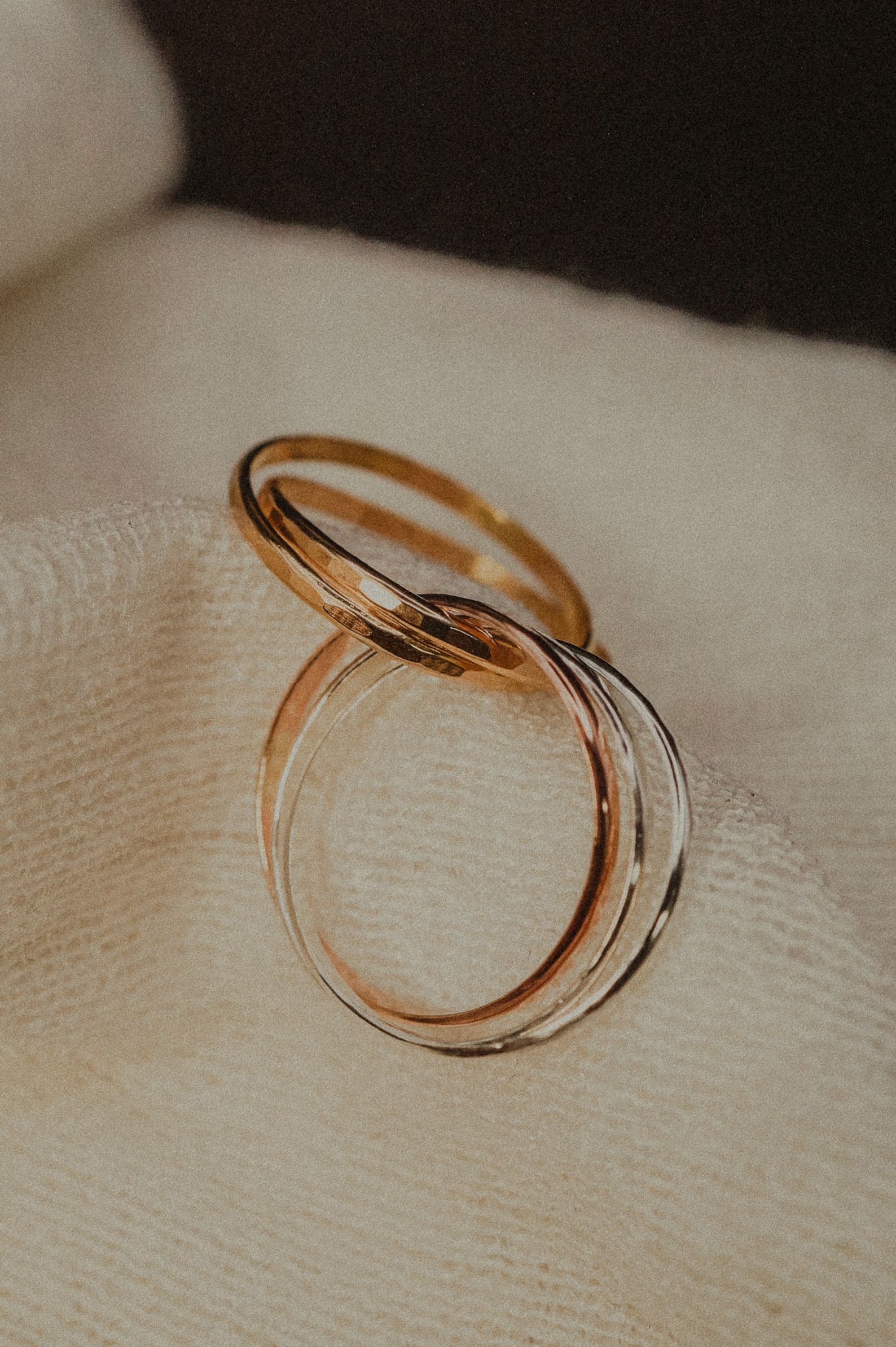 Thin Interlocking Rings, Set of 5 in Mixed Metal, Rose Gold, Gold ...