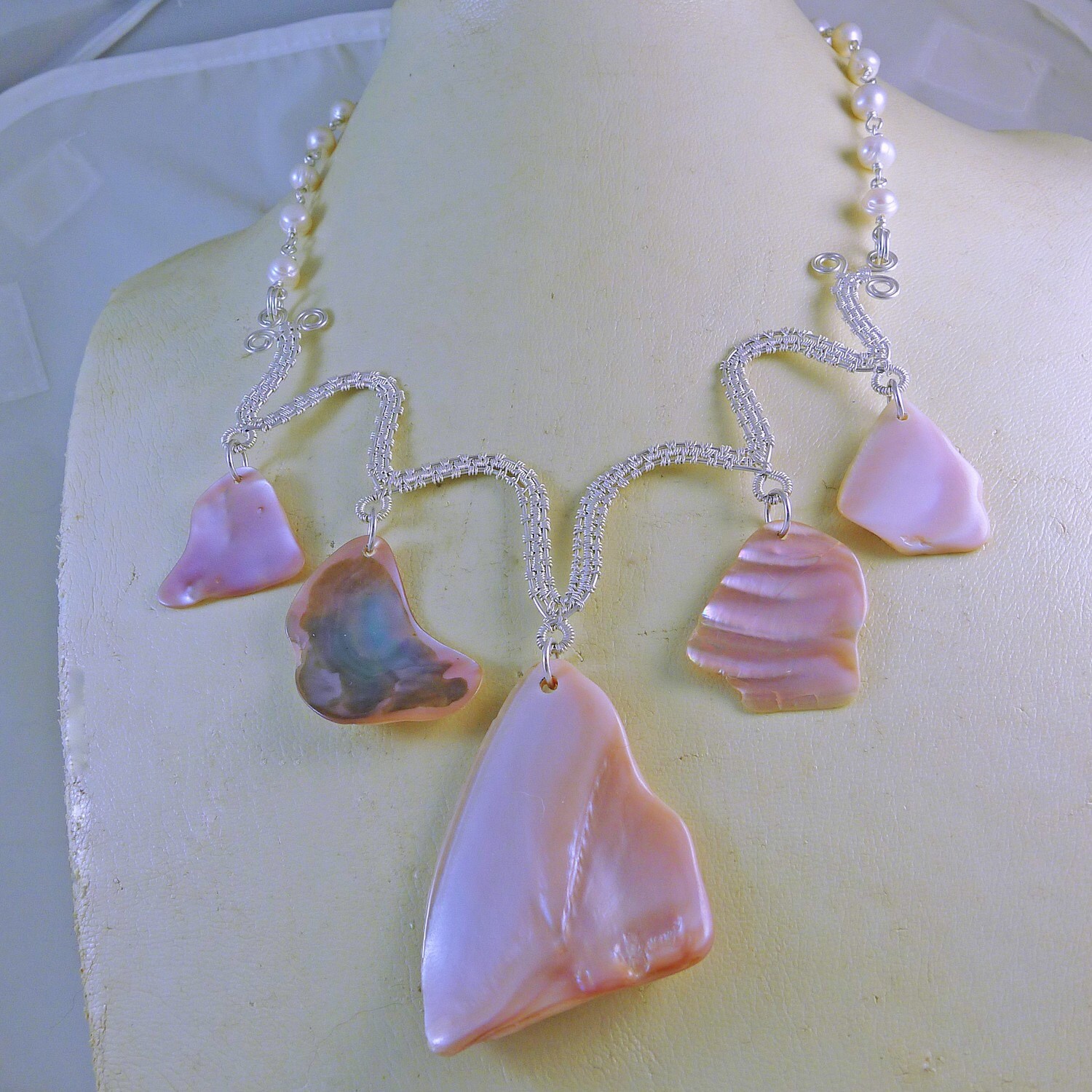 Pink Mussel and Fresh Water Pearl Necklace - Etsy