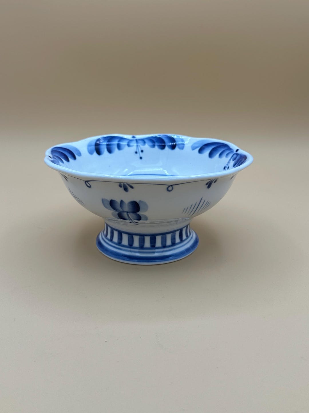 Vintage GZHEL Blue and White Footed Bowl Handmade and Painted in Russia ...