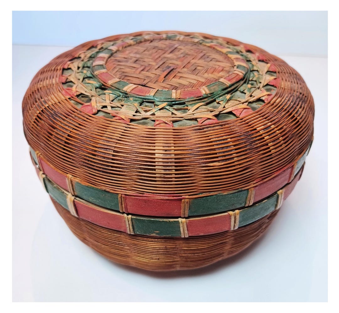 Vintage Chinese Sewing Basket with Lid - Hand Woven of Reeds and Cane ...