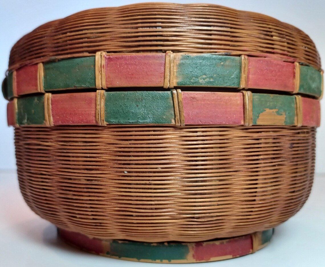 Vintage Chinese Sewing Basket with Lid - Hand Woven of Reeds and Cane ...