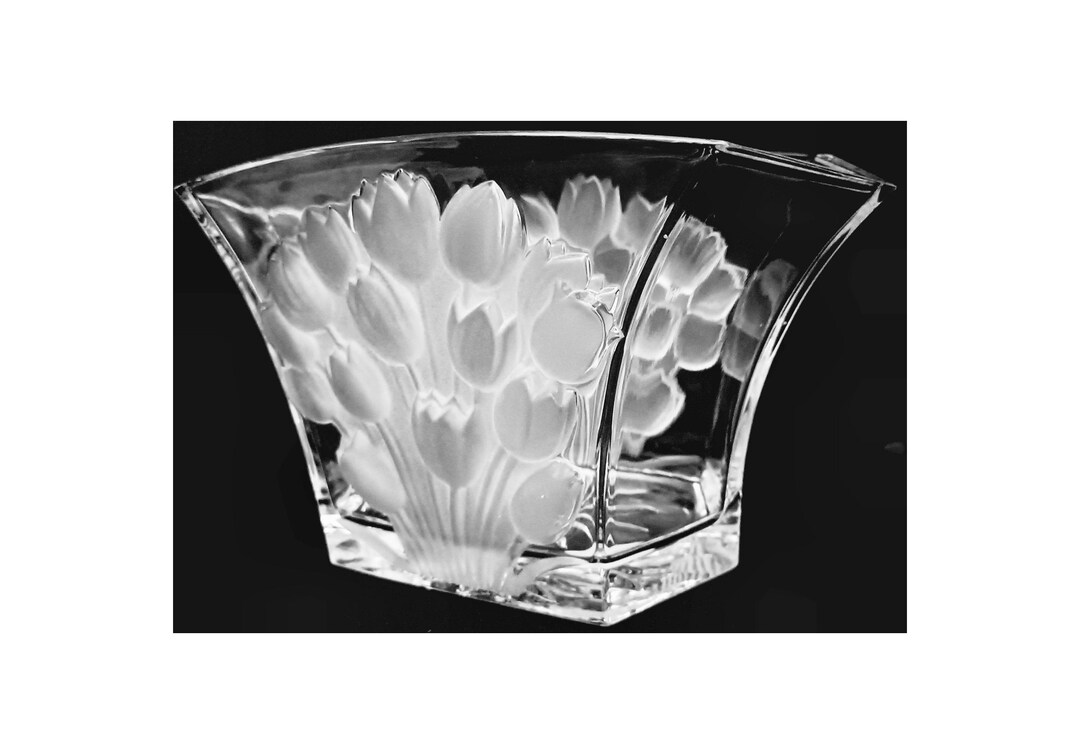 Teleflora Barolac Vase – Satin Frosted Tulip Design in Bohemian Crystal ...