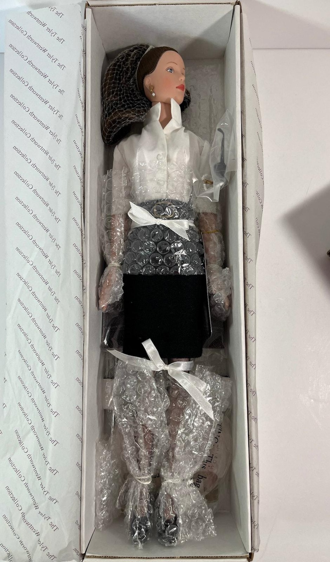 Robert Tonner Tyler Wentworth Signature Style Brown Hair Fashion Doll ...