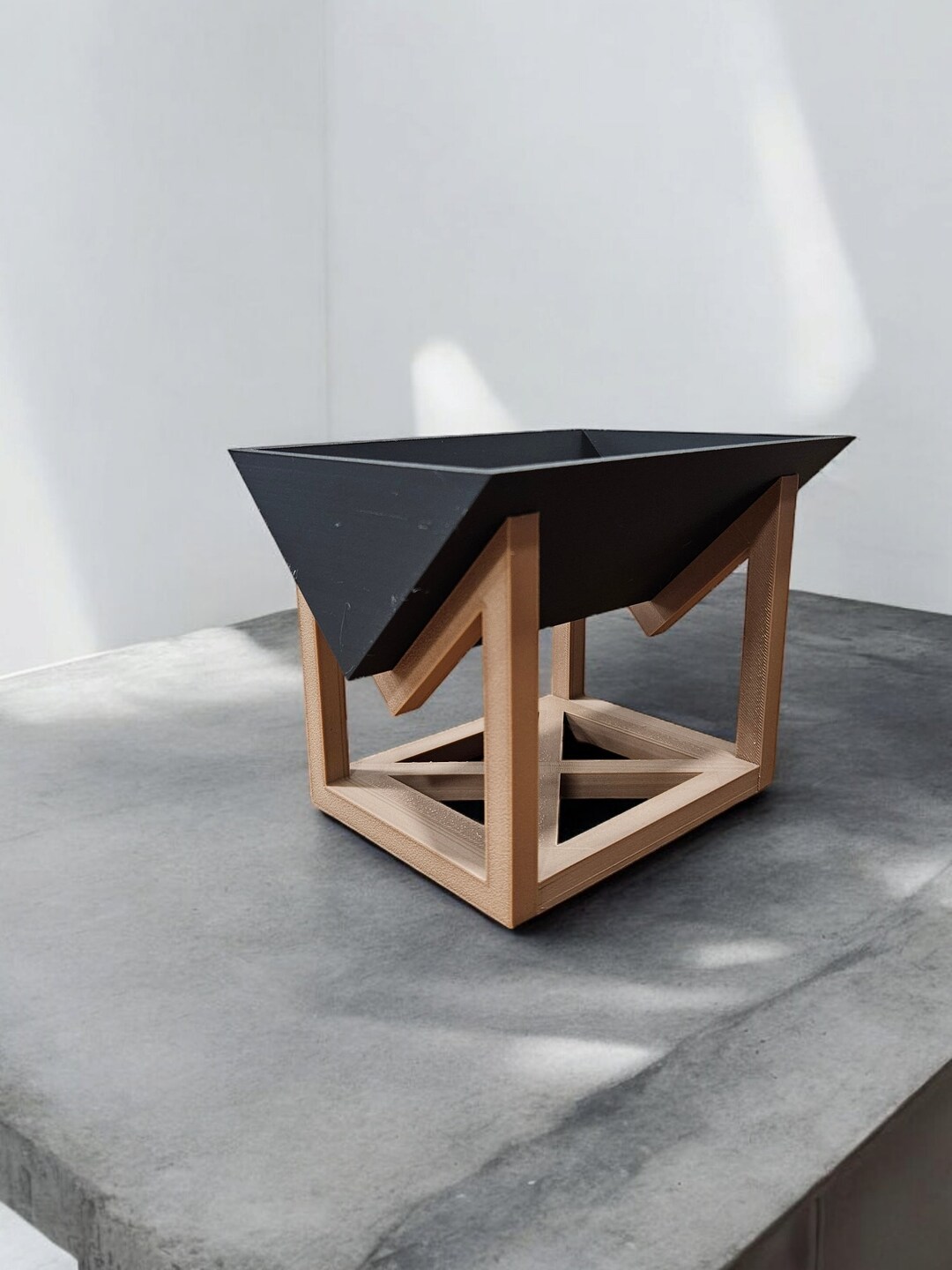 Black Prism Planter With Stand - Unique Minimalist Modern Planter Pot ...