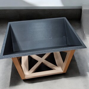 Black Prism Planter With Stand - Unique Minimalist Modern Planter Pot ...