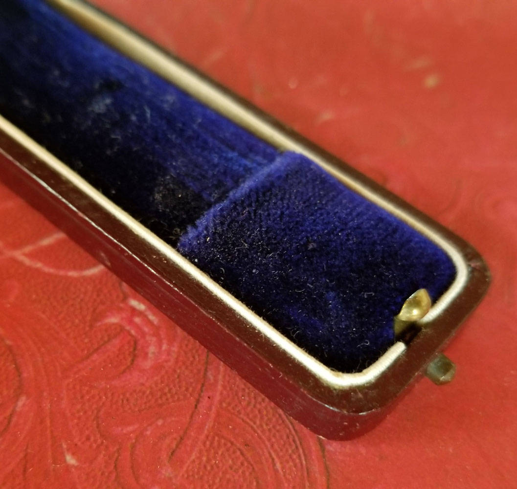 Vintage Leather Jewelry Case/ Pin Case/ Spikens From Dent / 1920s ...