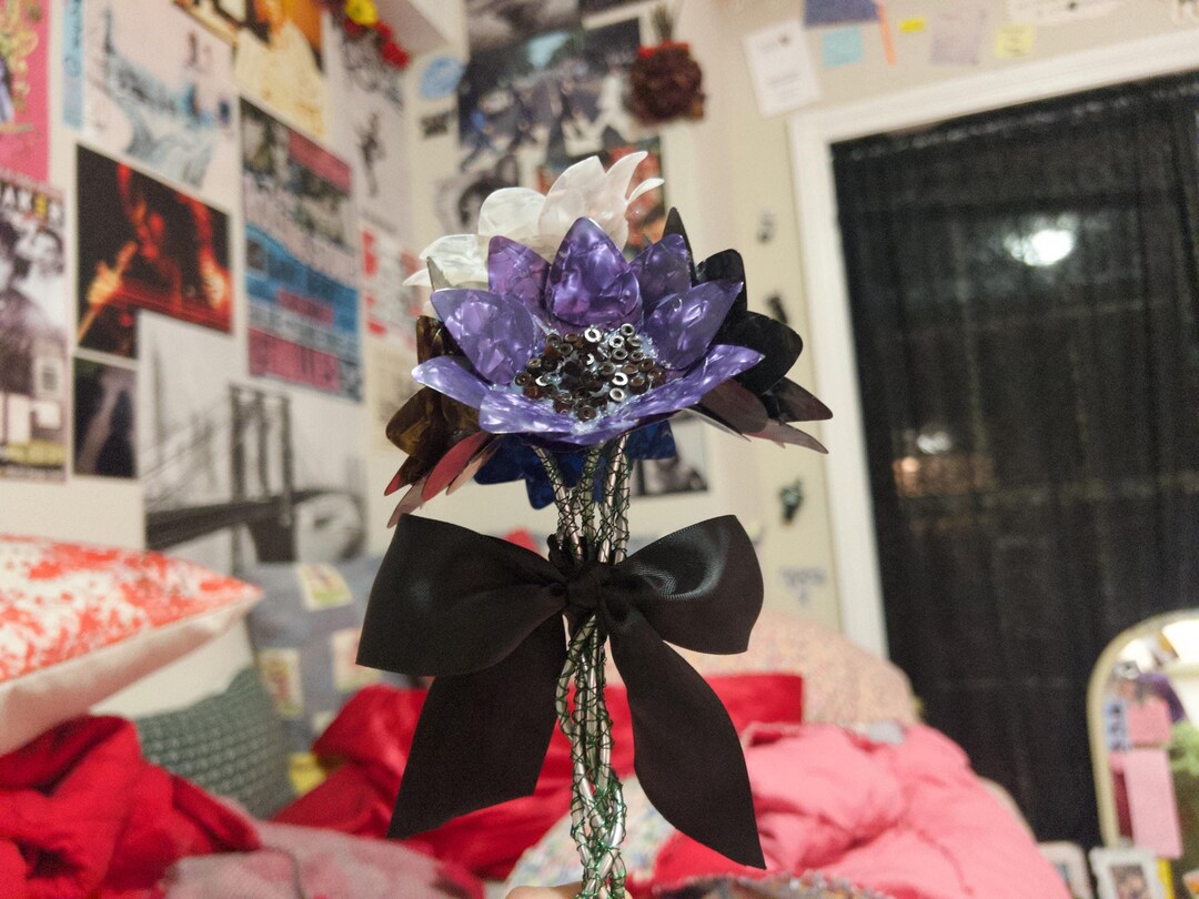 Guitar Pick Flowers - Etsy
