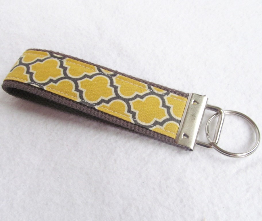 Wristlet Key Fob Key Chain in Aviary II Lattice in Vintage | Etsy