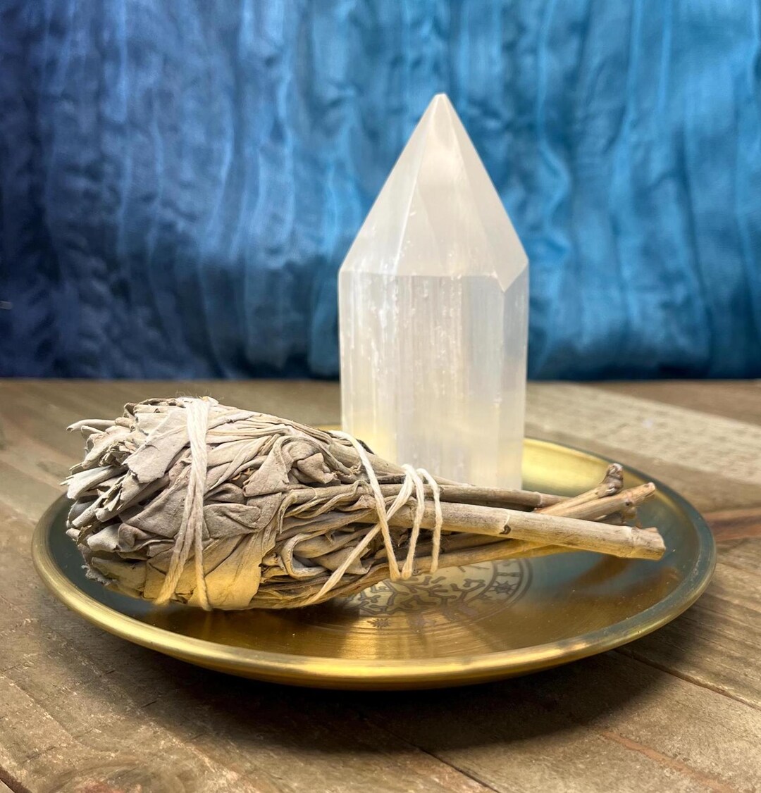 Align Your Chakras With This REIKI INFUSED Selenite Six Sided Point Rom ...
