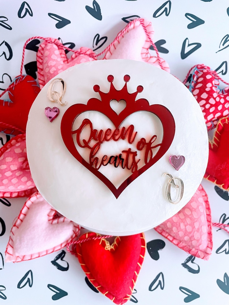 Queen of Hearts Cake Charm, Cake Topper, Cake Charm, Queen of Hearts ...