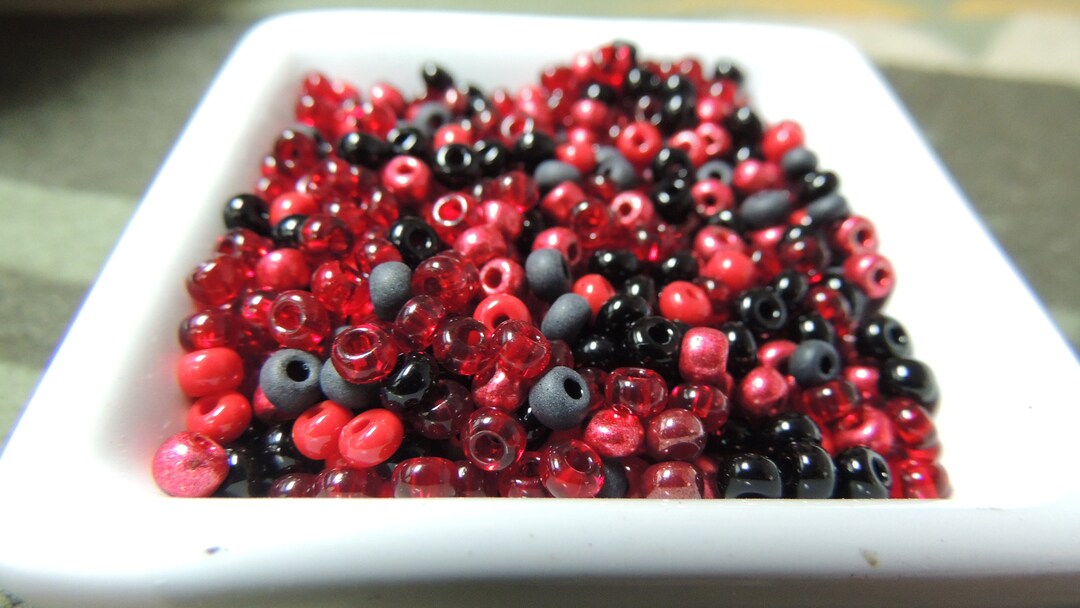 Dark Ruby Rich Red and Black 6/0 Seed Bead Mix 50 Grams - Etsy