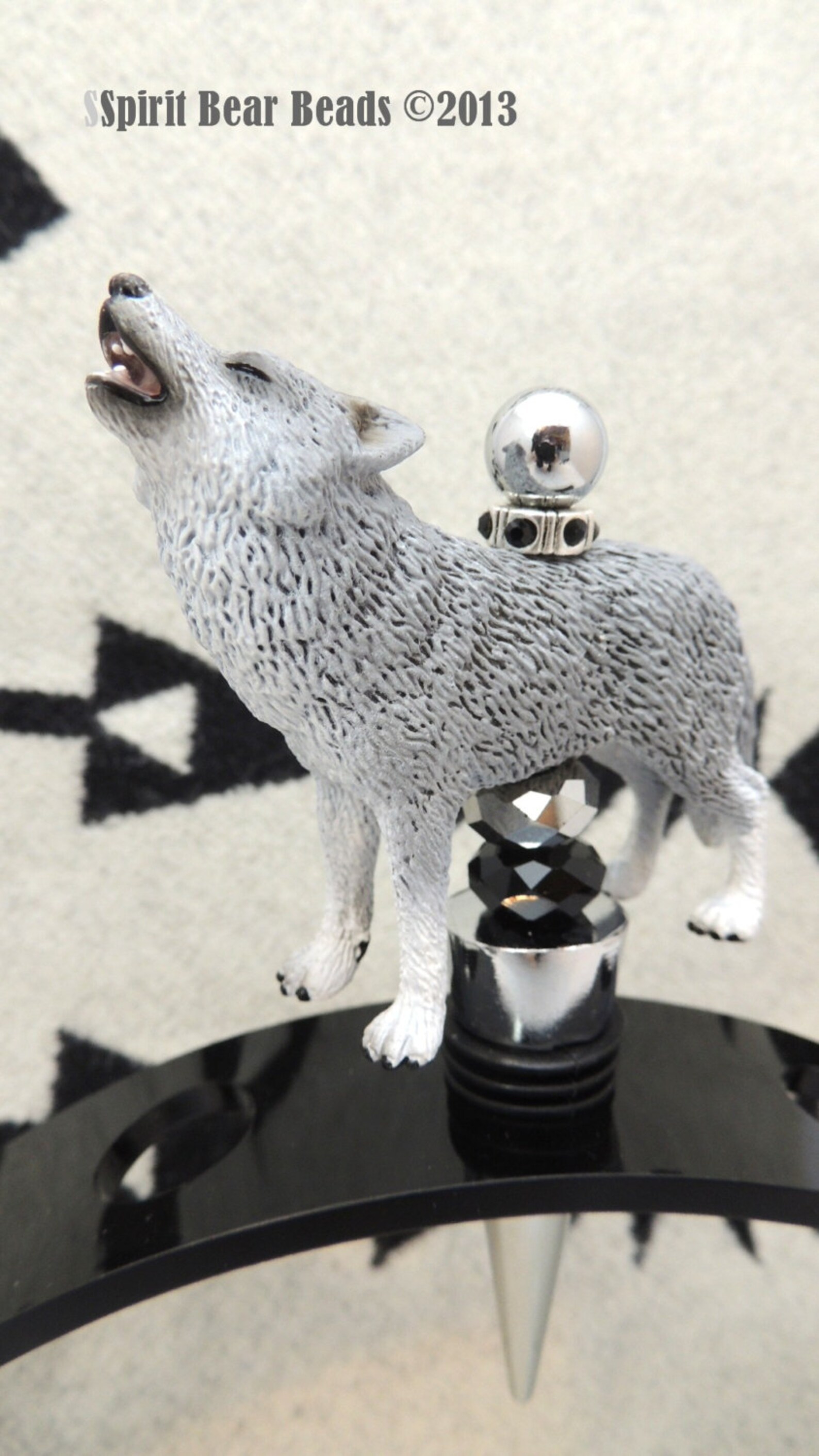 Howling Wolf or She Wolf Wine Stoppers or Openers Bar, Wild Animals ...