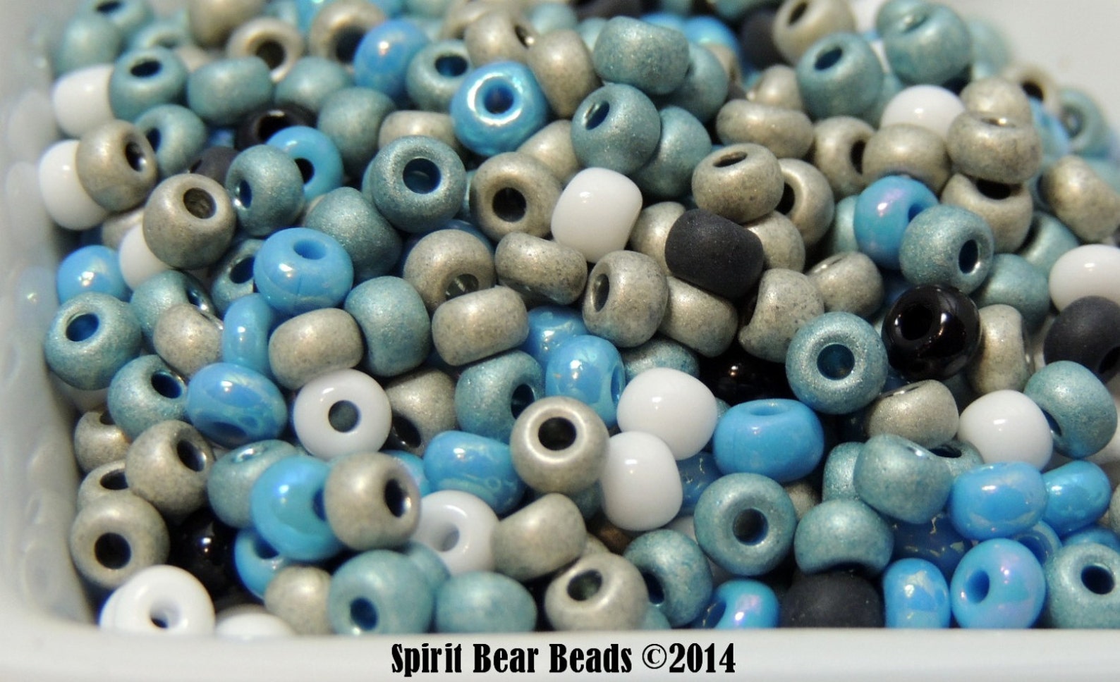 Blue Jay Birdwatcher Mix Size 6 Seed Beads 50 Grams Birds Nature Blue ...