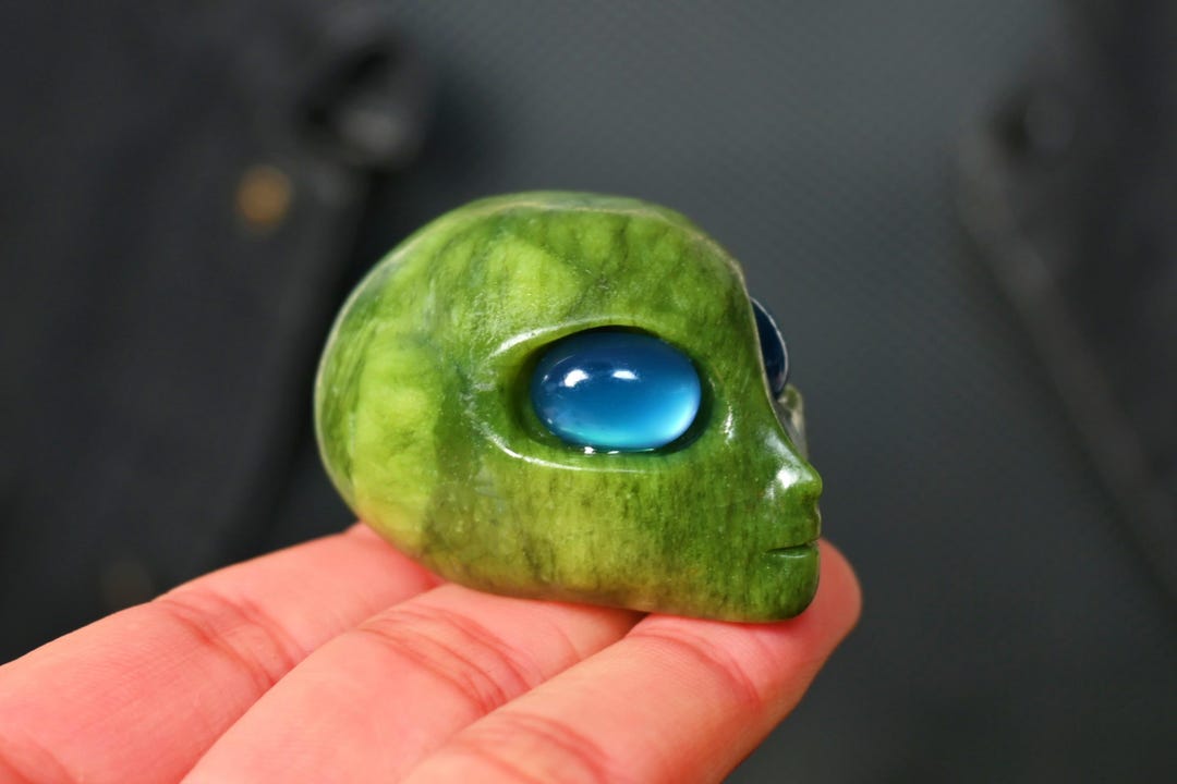 2.3 Inches Natural Jade Alien Skull,hand Crystal Carved,reiki Healing ...