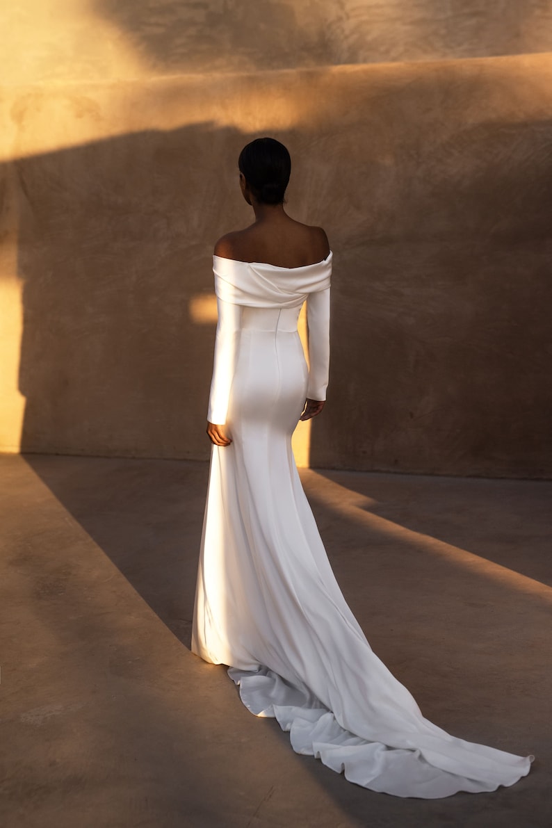 Elegant Long Sleeve Wedding Dress With Form-fitting Silhouette Yara - Etsy