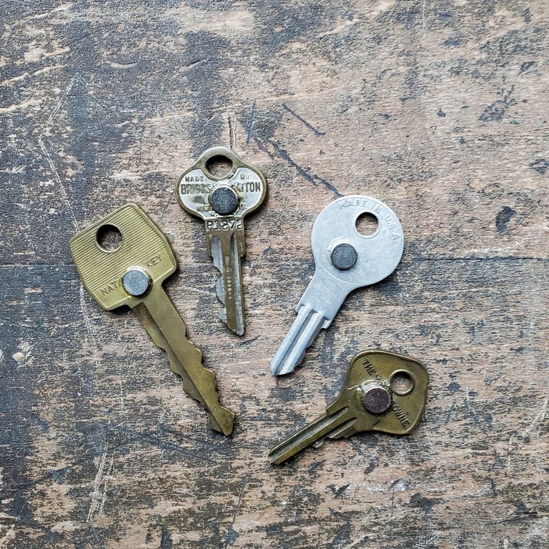 4 Magnets Made With Vintage Keys | Etsy