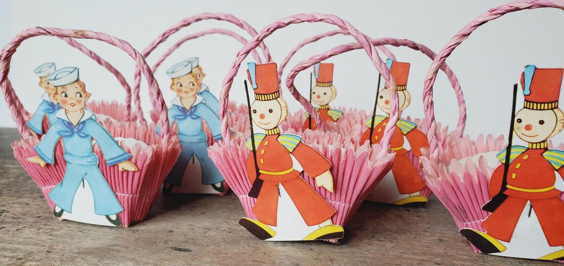 8 Vintage Crepe Paper Nut Cups Party Favors - Etsy