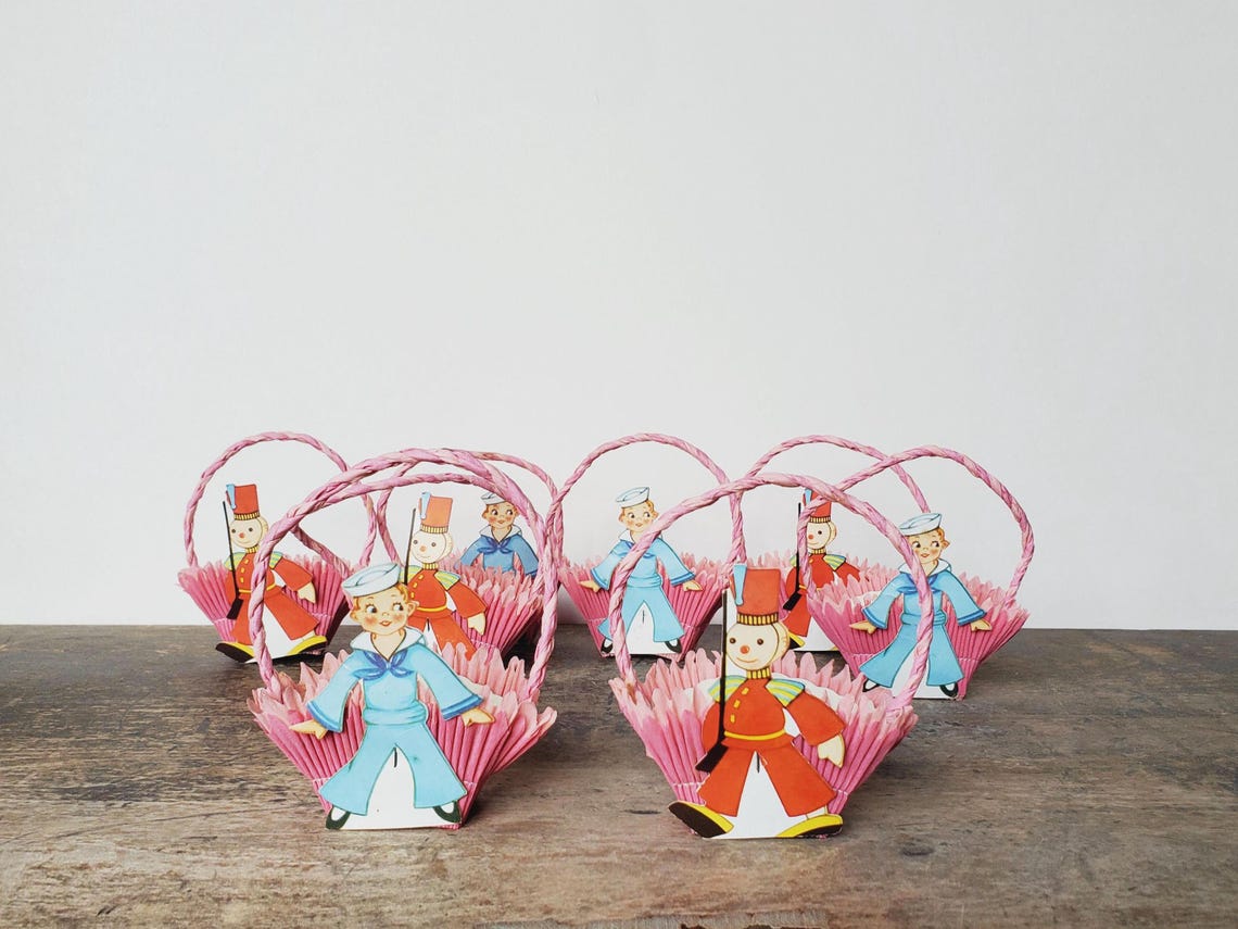 8 Vintage Crepe Paper Nut Cups Party Favors - Etsy