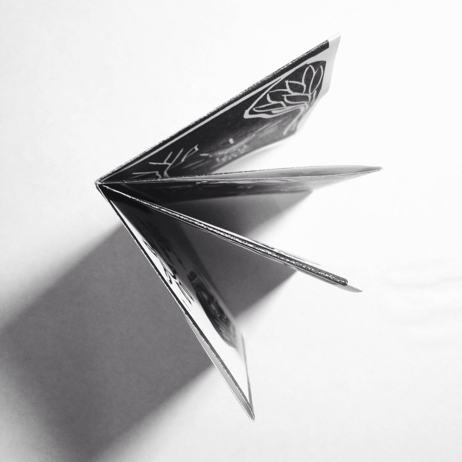 Three Little Pigs Zine: Handcarved Linocut Print (PDF) - Etsy