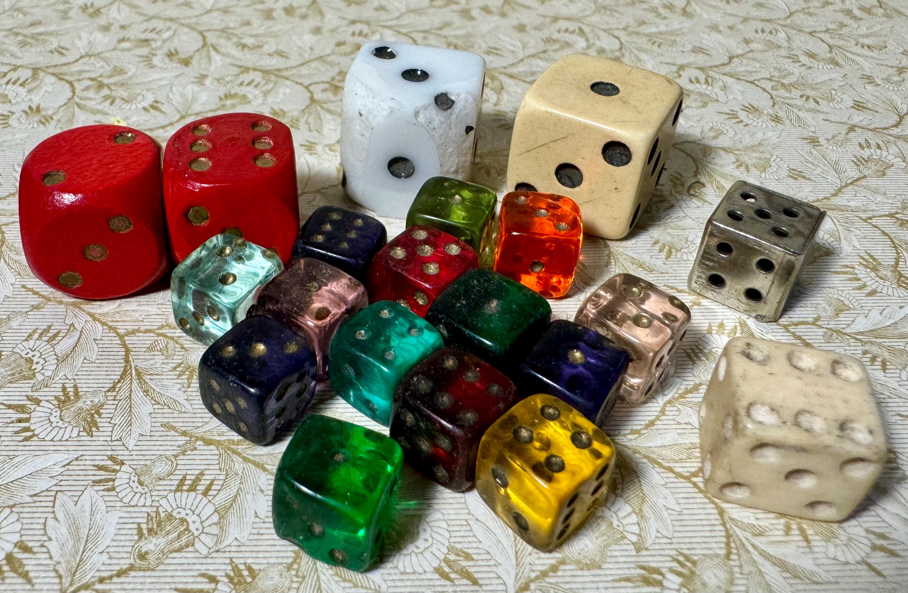 Lot of Antique Dice Miniature, Bone, Wood, Glass/bakelite - Etsy