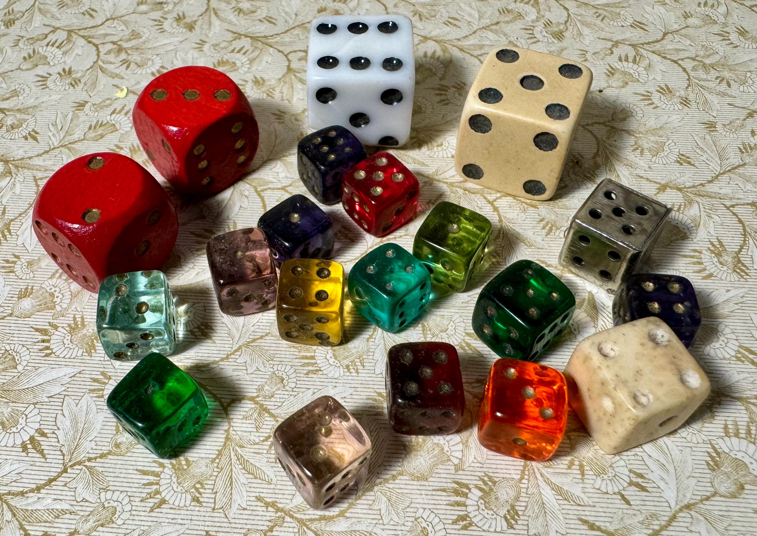 Lot of Antique Dice Miniature, Bone, Wood, Glass/bakelite - Etsy