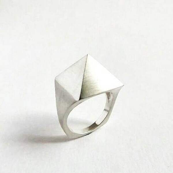 Silver Pyramid Ring - Etsy