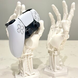 3D Printed Ps5 Robot Hand Controller Stand - Personalized Holder ...