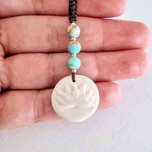 Lotus Flower Keychain, Healing Crystal Key Holder, Lotus Flower Charm ...