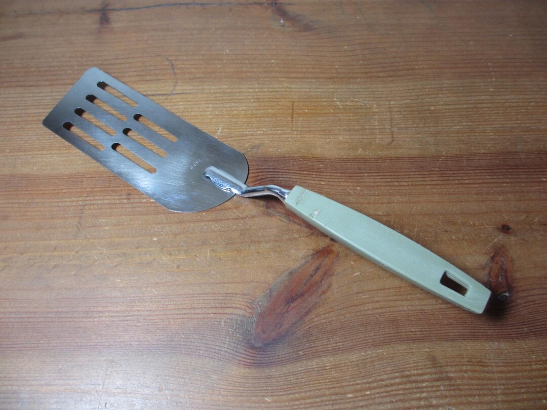 Ekco Long Pierced Angled Blade Spatula With Angled Handle , As-is 013UT ...