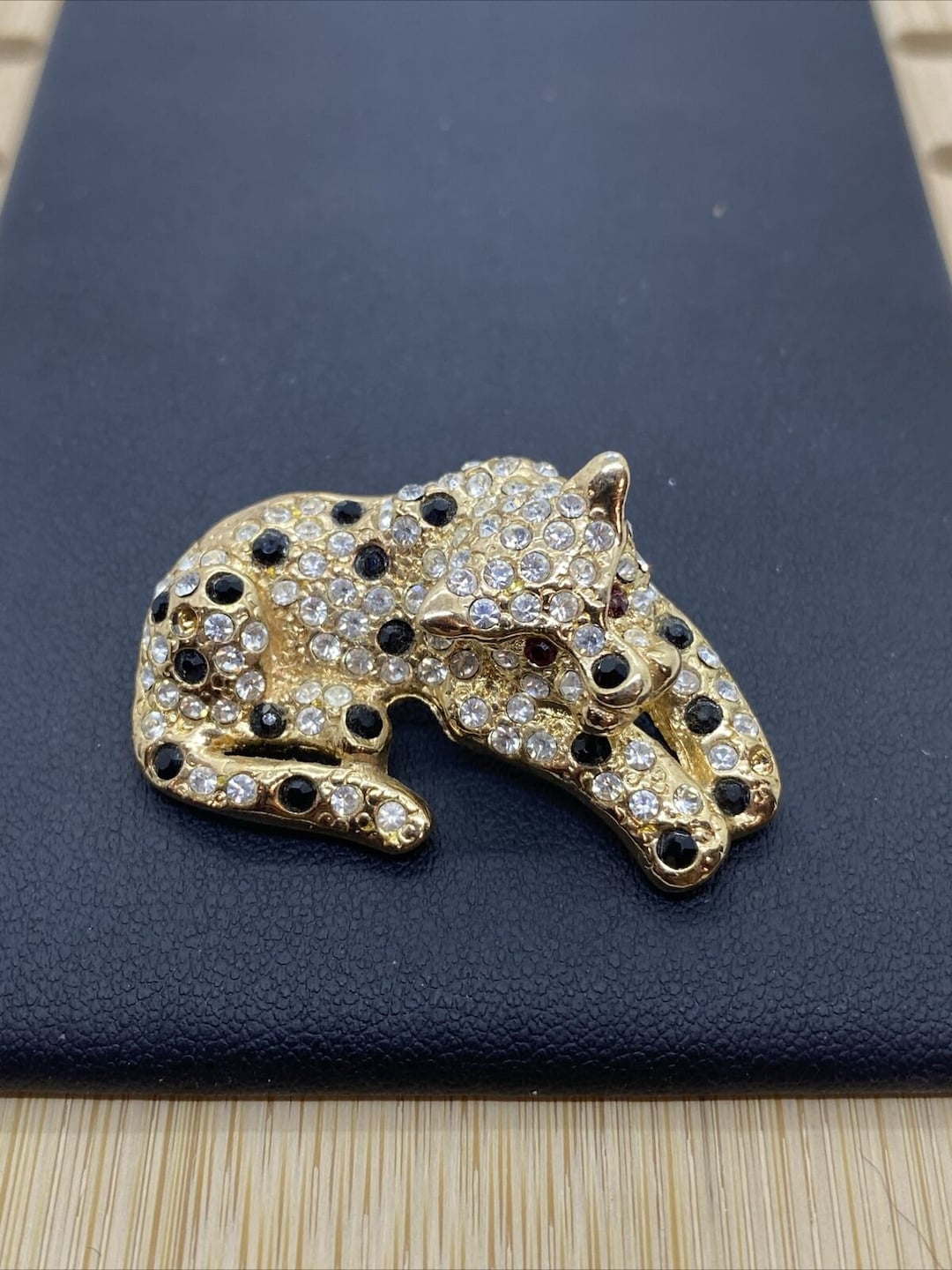 Vintage Snow Leopard Brooch Pin Gold Plate Signed K.mai Rhinestone Red ...