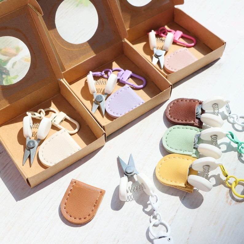 Mini Scissors With Leather Sheath – Travel Thread Cutter for Knitting ...