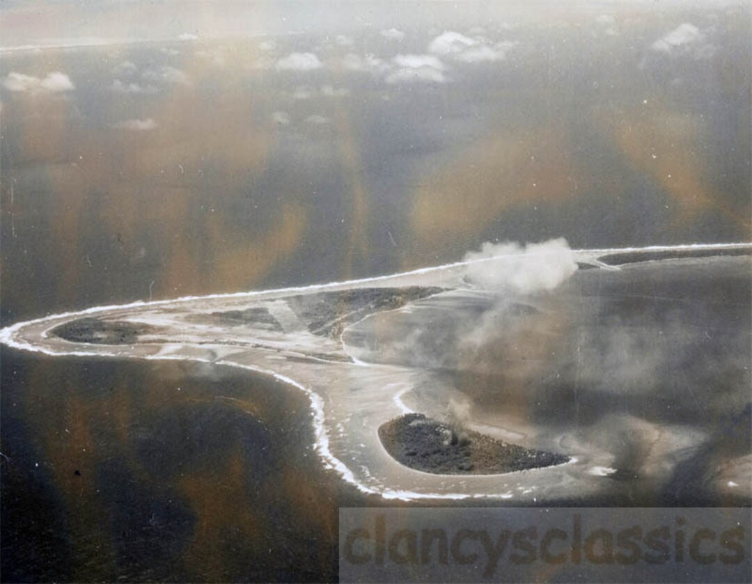 Vintage Photo 1944 Islands Woleai Atoll Mariyang Falalop Bombing From ...