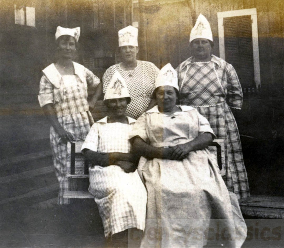 Vintage Snapshot 1930 Five Women Masonic Sisters Wear Pyramid Hats 17 X ...