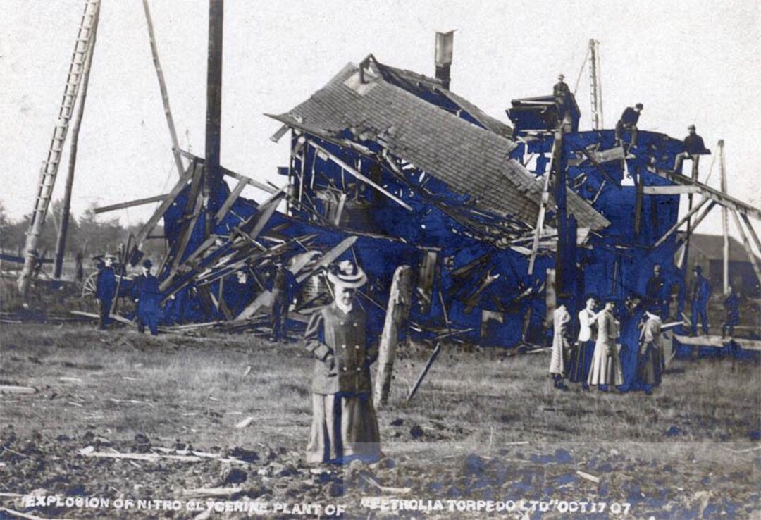 Vintage Photo 1907 Explosion Nitro Glycerine Petrolia ON RPPC Felt 100 ...