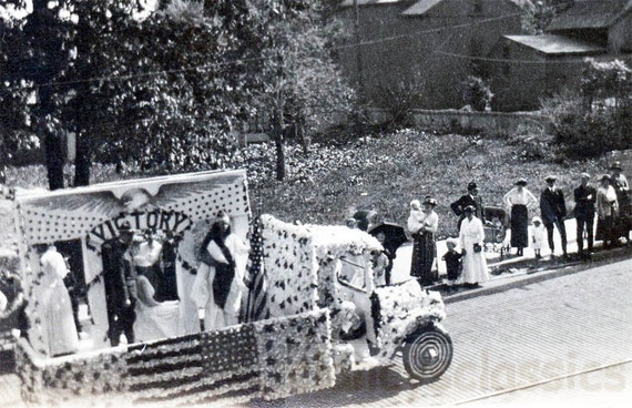 Vintage Photo 1917 WW1 VICTORY Parade Liberty Flag Small Town - Etsy