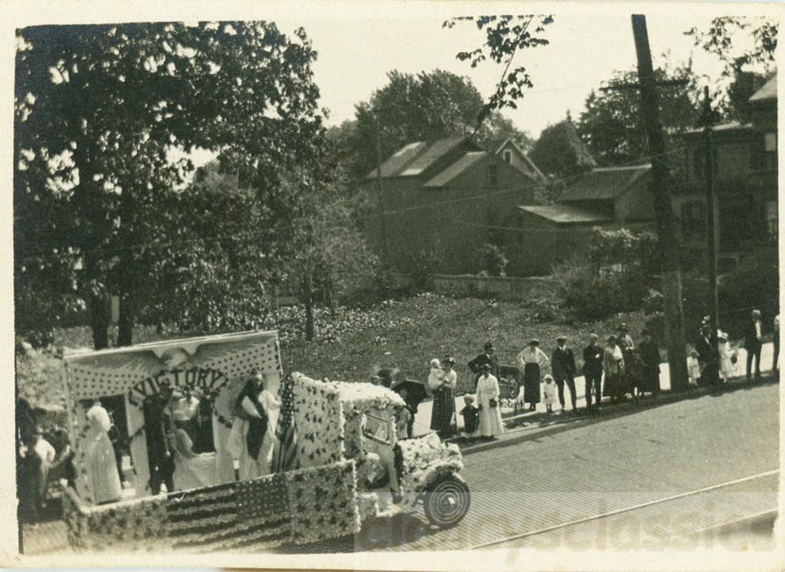 Vintage Photo 1917 WW1 VICTORY Parade Liberty Flag Small Town - Etsy