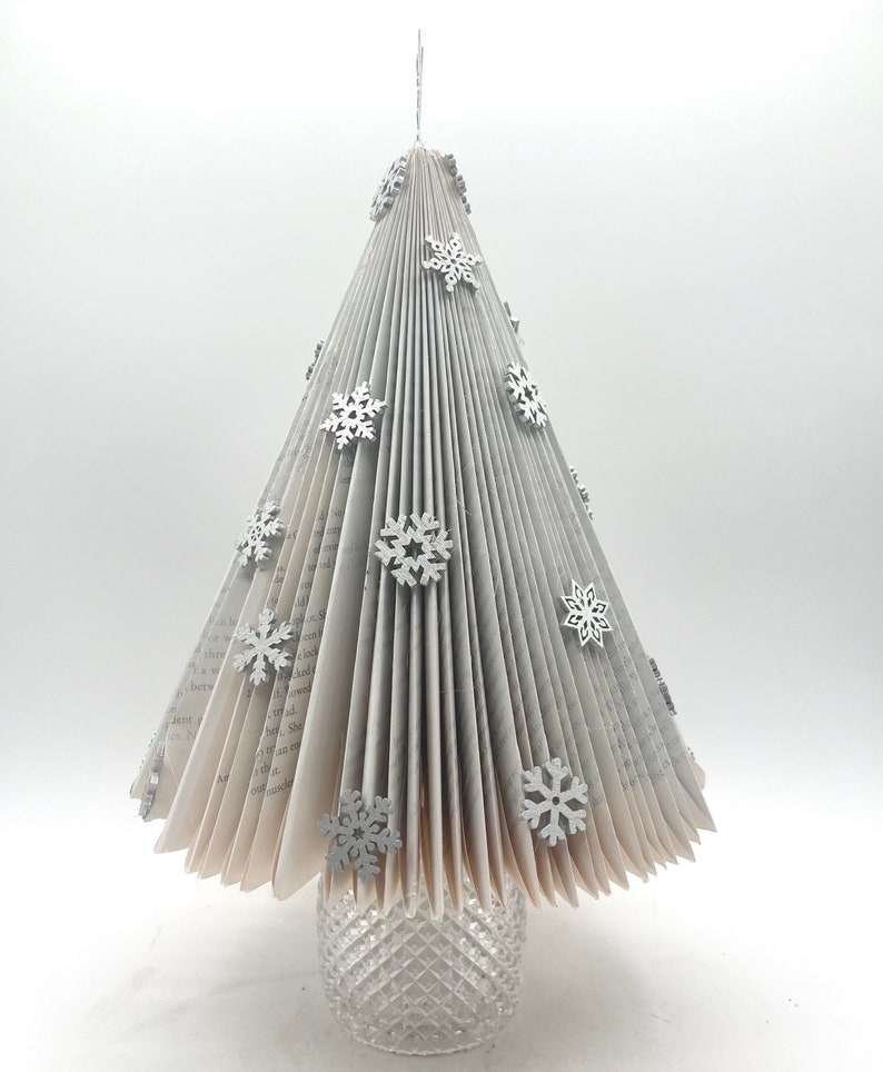 Folded Book Christmas Tree: Silver Snowflakes, Shabby Chic Decor - Etsy