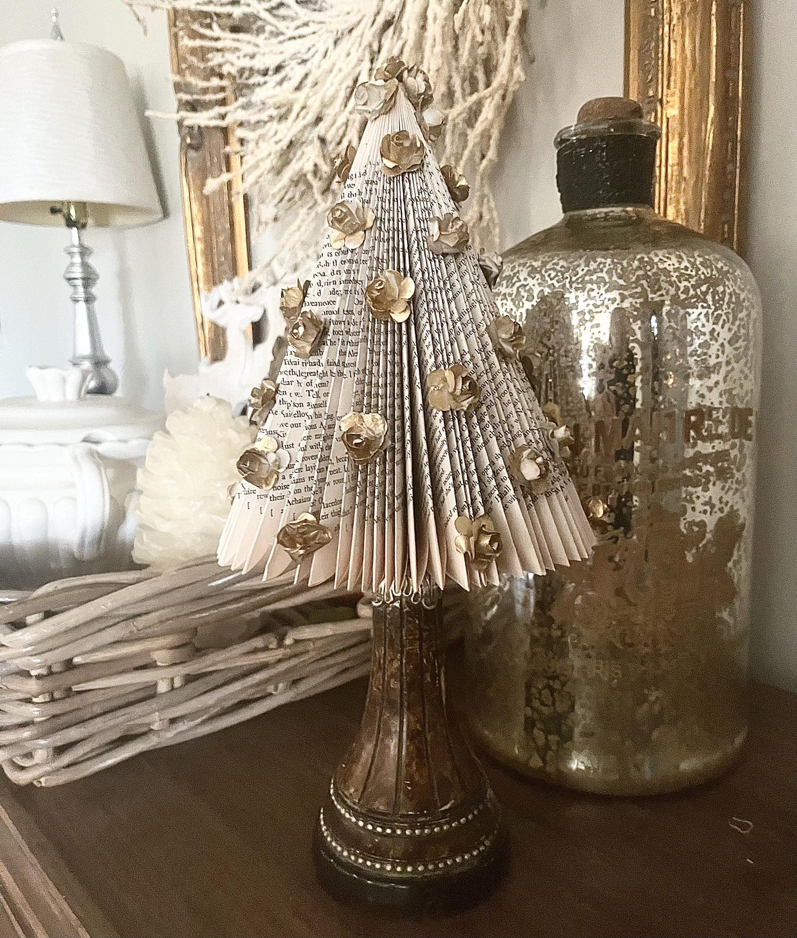 Folded Book Pages Christmas Tree: Gold Roses, Table, Shelf, Table ...
