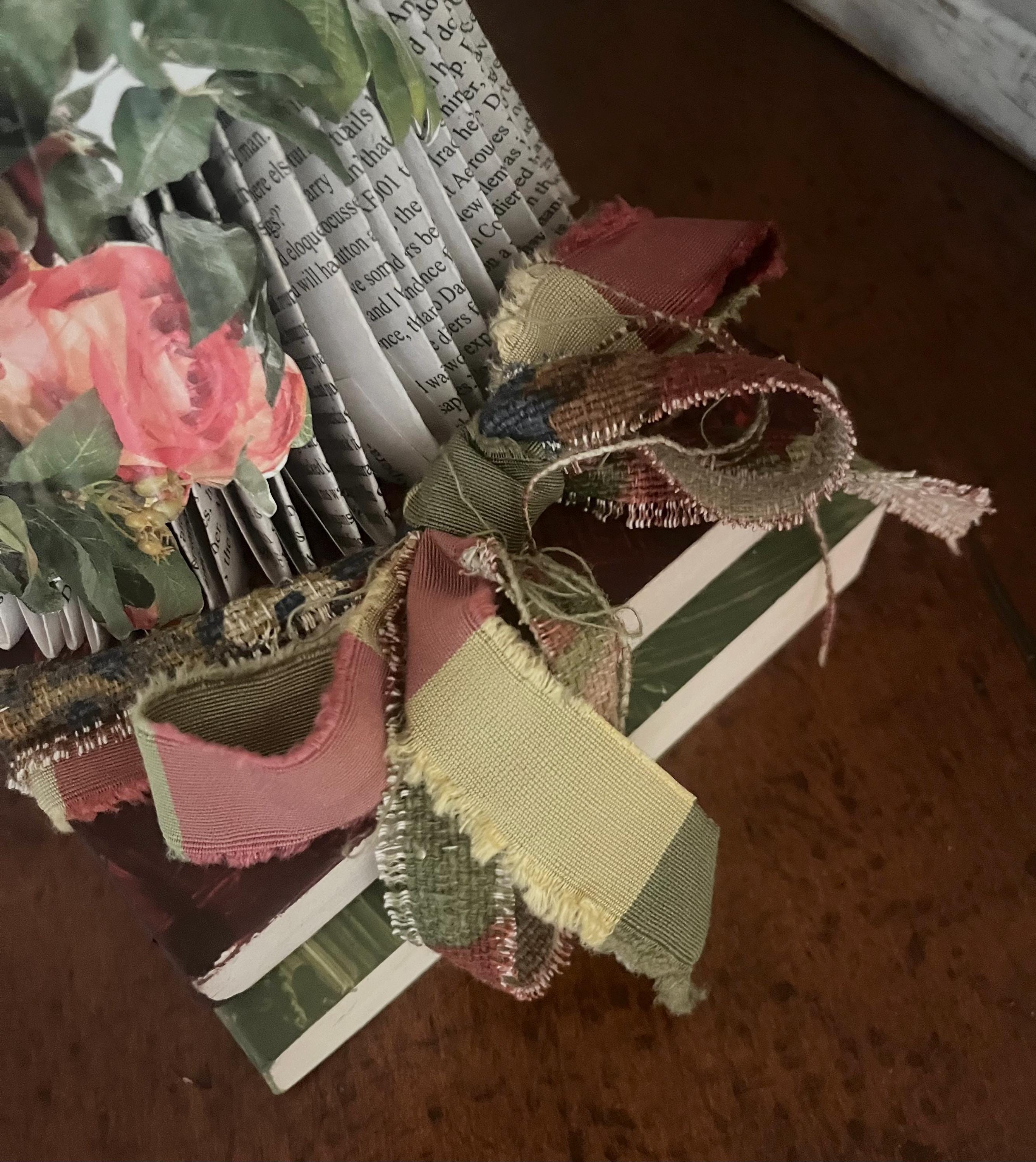 Folded Book Page Christmas Tree: Rustic Floral Centerpiece - Etsy