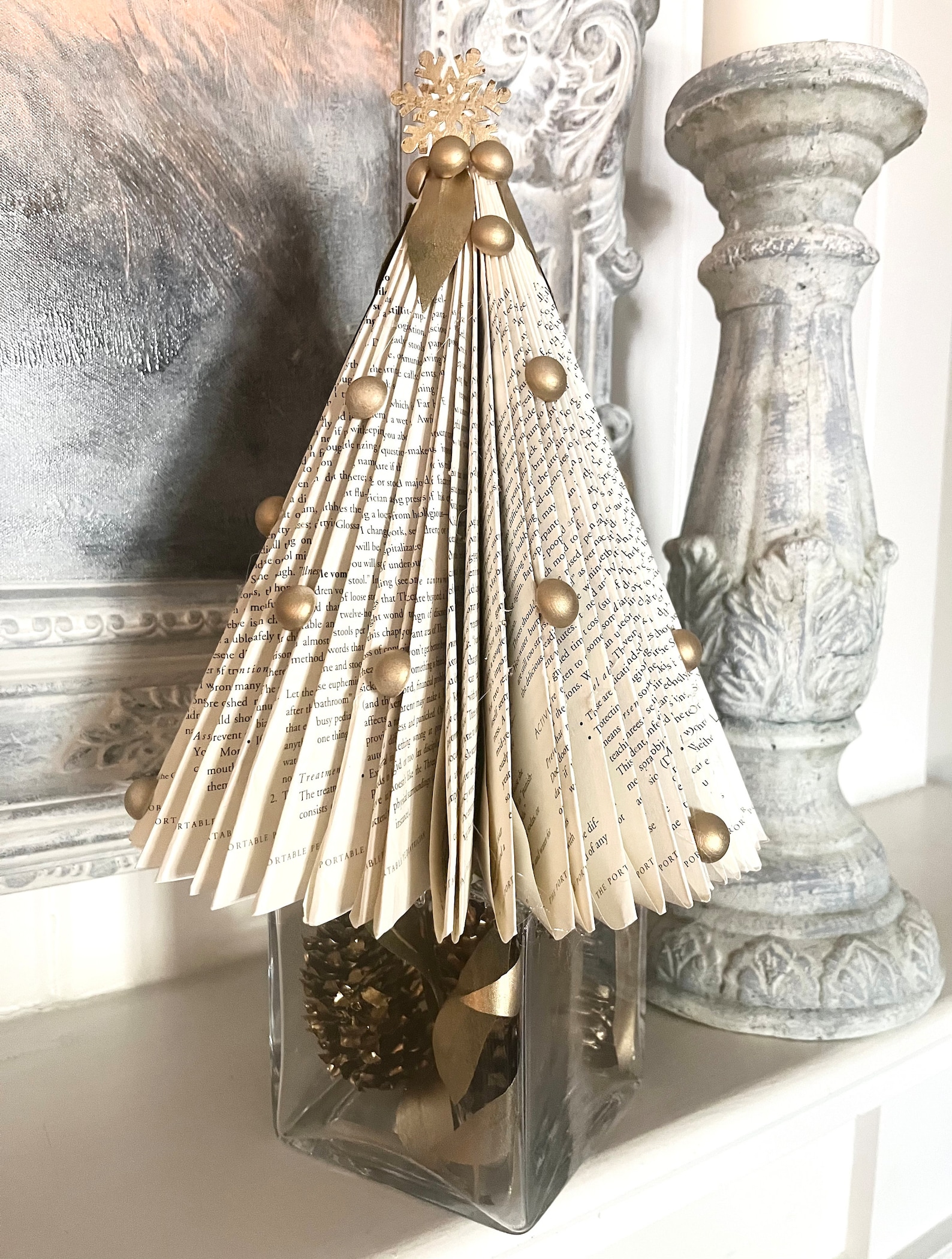 Folded Book Christmas Tree: Gold Snowflake Topper, Rustic Chic Decor - Etsy