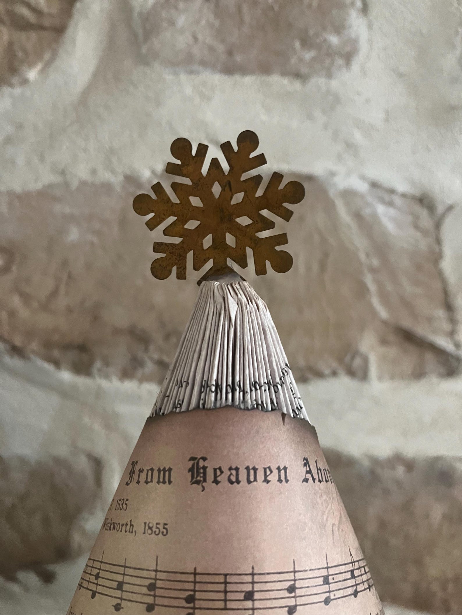 Folded Book Page Christmas Tree: Rustic Snowflake Topper - Etsy