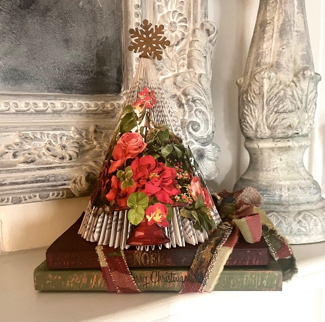 Folded Book Page Christmas Tree: Rustic Floral Centerpiece - Etsy