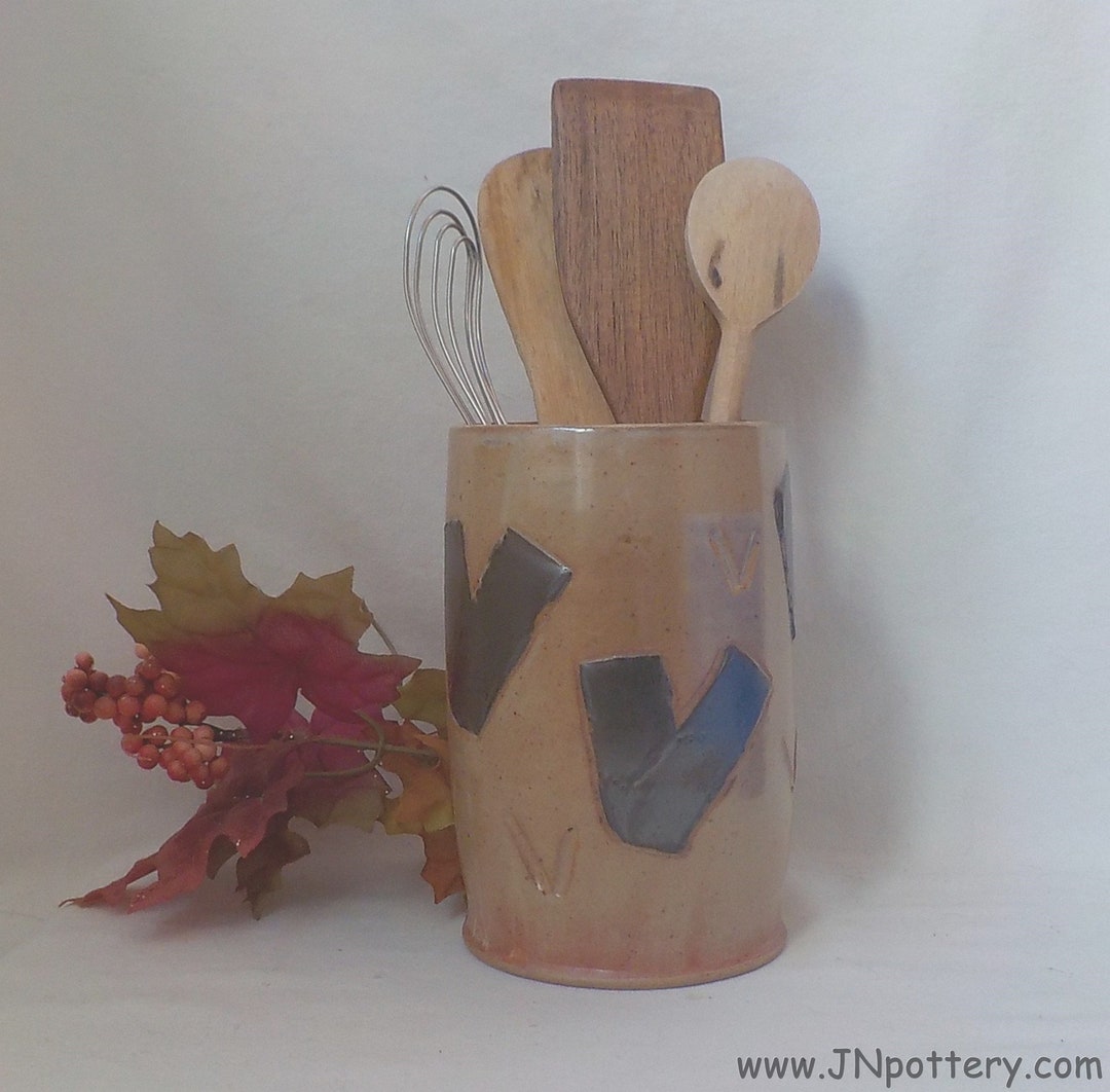 Ceramic Utensil Crock: Shino Tan Stoneware With Black Slip Design V703 ...