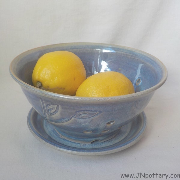 Ceramic Berry Bowl - Etsy